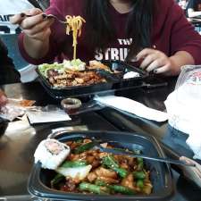 Panda Express | 521 E Shaw Ave, Fresno, CA 93710, USA