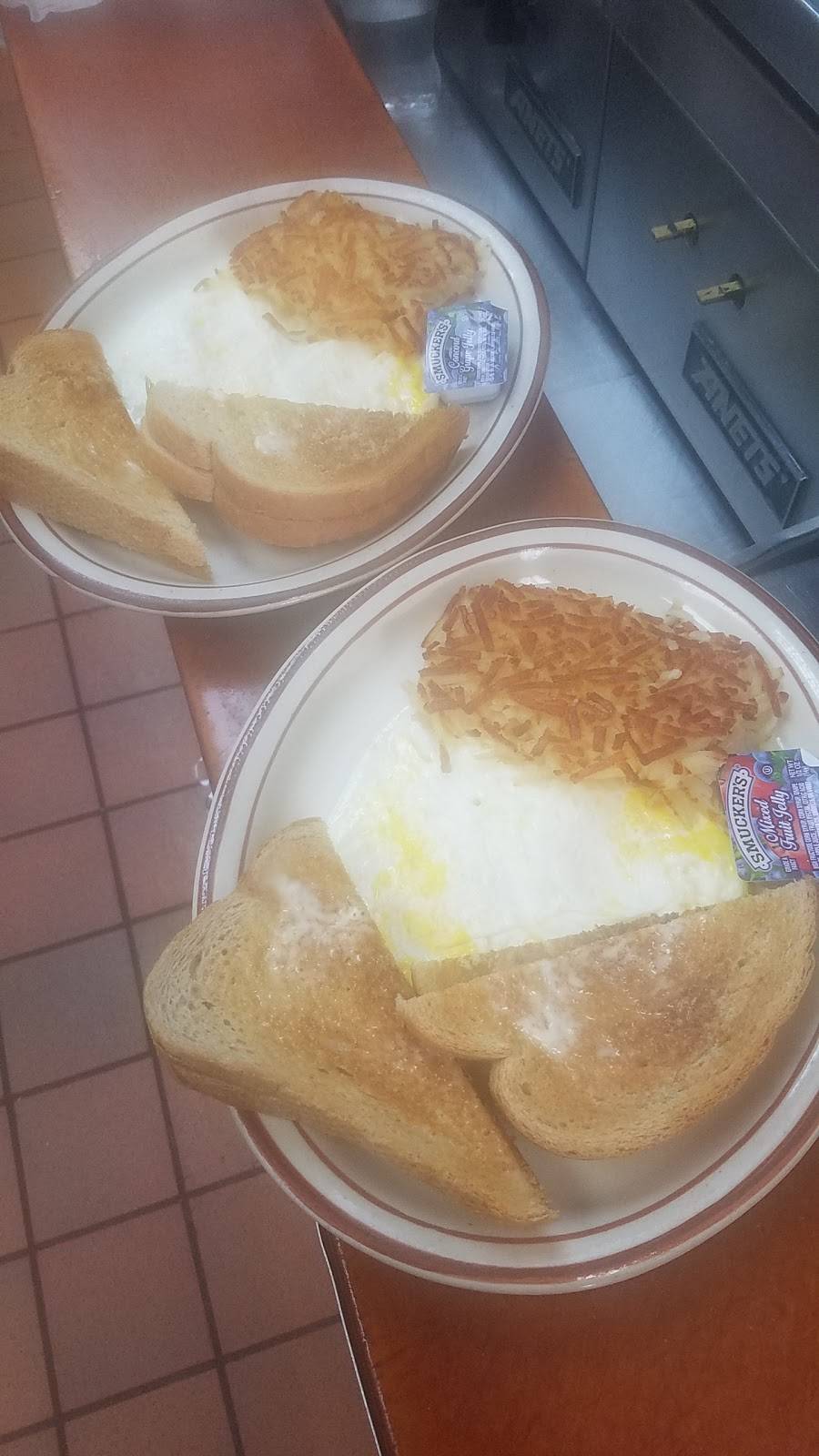 George Webb Restaurant | 4411, 3133 S 92nd St, Milwaukee, WI 53227, USA