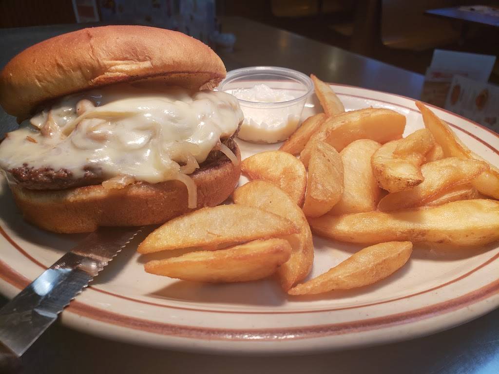 George Webb Restaurant | 4411, 3133 S 92nd St, Milwaukee, WI 53227, USA